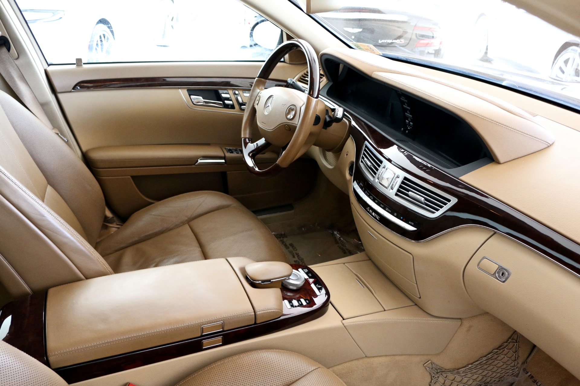 Are Beige colored seats old man's choice? : r/mercedes_benz